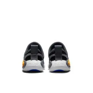 Nike Dynamo Go Sneakers