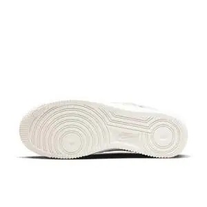 Nike Force 1 '07 Se Low Top Sneakers