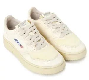 AUTRY Medalist Low Top Sneakers - Ivory White