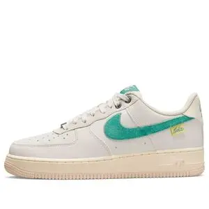 Nike Nike Air Force 1 '07 LV8 "Test Of Time" Sneakers White/green
