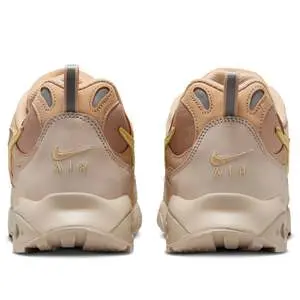 Nike Terra Humara Sneakers - Sesame/sanddrift-saturn Gold