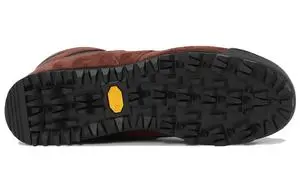 NEW BALANCE Rainier Trail Boots - Red/black