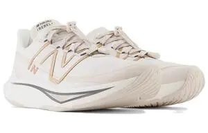 NEW BALANCE Fuelcell Rebel V3 Permafrost Sneakers - Cream/white