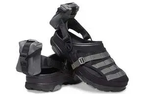 CROCS Beams X Classic All-terrain Military Clog - Black