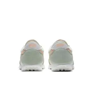 Nike Daybreak Low Top Sneakers - Greenpink