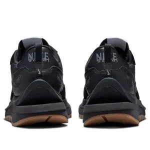 Nike X Sacai Vaporwaffle "black Gum" Sneakers - Black/gray