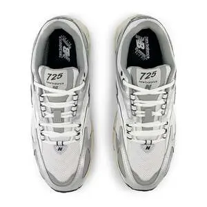 NEW BALANCE 725 Athletic Sneakers - White/silver