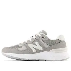 NEW BALANCE Fresh Foam 880 V6 Athletic Sneakers - Grey/white