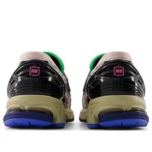 NEW BALANCE 1906l Sneakers - Silver Metallic/black/fire Cracker
