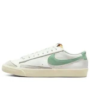 Nike Blazer Low '77 Premium 'certified Fresh' Sneakers - White/green