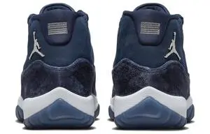 JORDAN Retro Midnight Navy Velvet