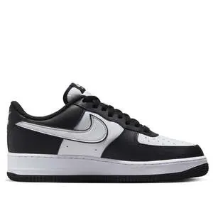 Nike Force 1 '07 Low Top Sneakers