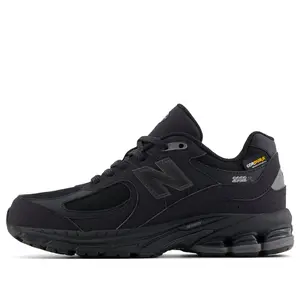 NEW BALANCE 2002 Sneakers