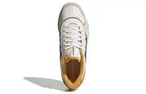 Adidas Originals Courtic Shoes - White/beige/brown