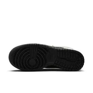 Nike Dunk Low Sneakers