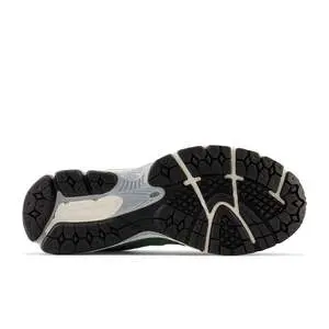 NEW BALANCE 2002r Sneakers - Green