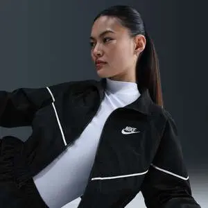 Nike Windrunner Oversized Woven Jacket