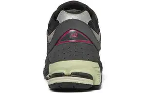 NEW BALANCE 2002r Sneakers - Gray/black