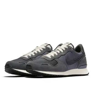 Nike Vortex Sneakers - Blackpurple