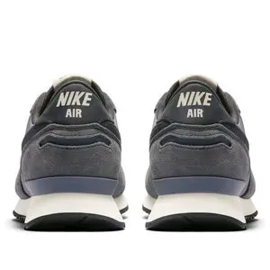 Nike Vortex Sneakers - Blackpurple