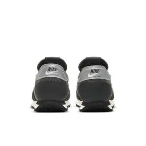 Nike Daybreak-type Sneakers