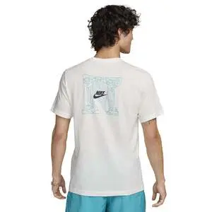 Nike Swoosh T-shirt