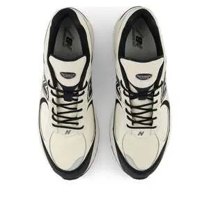 NEW BALANCE 2002r Gore-tex Sneakers - Beige/black