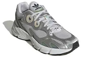Adidas Astir Sneakers