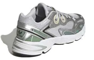 Adidas Astir Sneakers