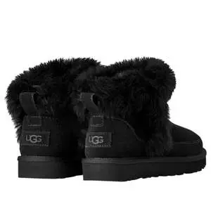 UGG Classic Ultra Mini Chalet Boots