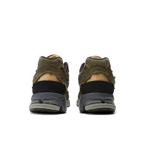 NEW BALANCE 2002r "protection Pack Olive" Sneakers - Dark Moss/grey/black