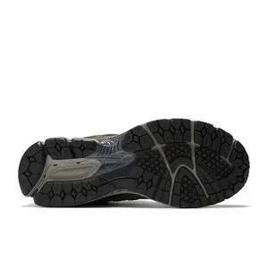 NEW BALANCE 2002r "protection Pack Olive" Sneakers - Dark Moss/grey/black
