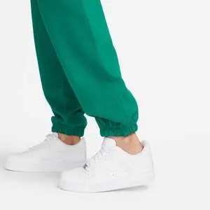 Nike Solo Swoosh Sweatpants - Grass Green