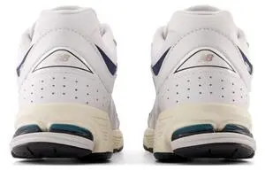 NEW BALANCE 2002r Sneakers - White/blue