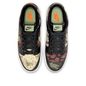 Nike Dunk Low Se "crazy Camo" Sneakers