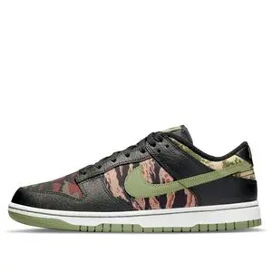 Nike Nike Dunk Low SE "Crazy Camo" Sneakers Black/multi Olive