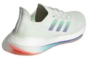 Adidas Ultraboost 22 Heat.rdy Sneakers