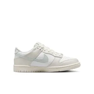Nike Dunk Low Sneakers