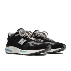 NEW BALANCE 991v2 Made In England Sneakers - Black/grey