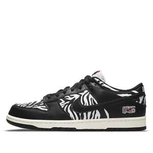 Nike Quartersnacks "zebra Cakes" Dunk Low Lx Sneakers