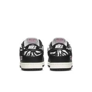 Nike Quartersnacks "zebra Cakes" Dunk Low Lx Sneakers
