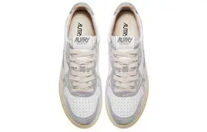 AUTRY Medalist Low Top Sneakers - White/silver