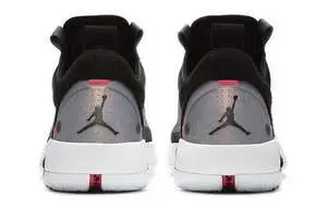 JORDAN 34 Low Pf Basketball Sneakers - Black/white