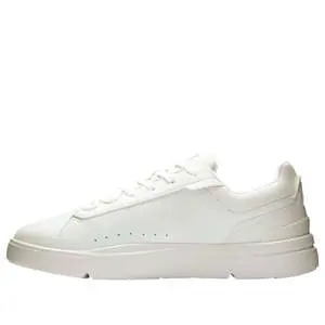 On The Roger Advantage Sneakers - White