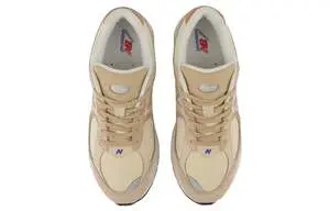 NEW BALANCE 2002r Low Top Sneakers - Creamyellow