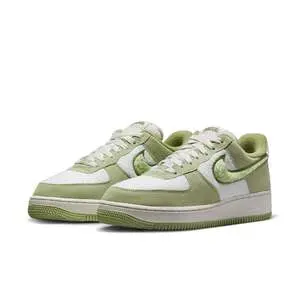 Nike Force 1 '07 Lx "fleece Honeydew" Sneakers - Green