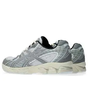 Asics Gel-nimbus .1 "min-nano" Sneakers - White/sheet Rock
