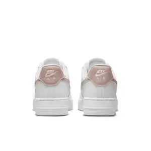 Nike Force 1 '07 Low Top Sneakers