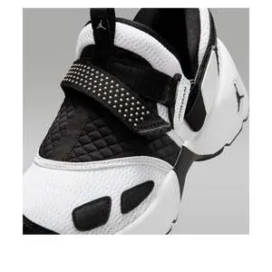 JORDAN Trunner Lx Sneakers - Black/white