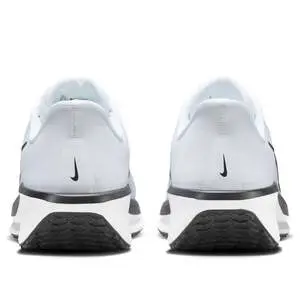 Nike Quest Sneakers - White/dusty Cactus